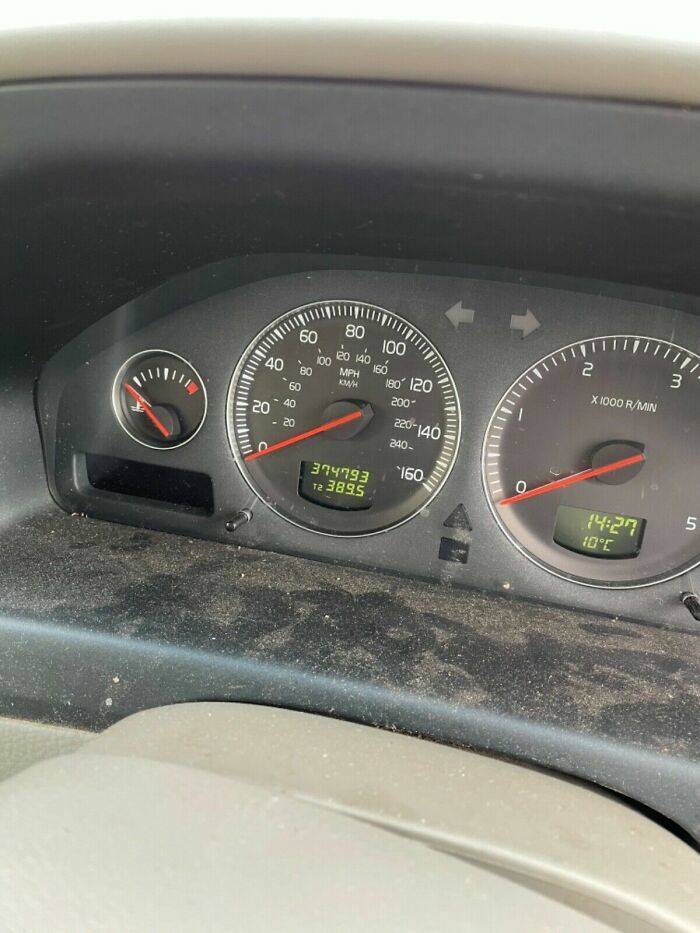 Dude's Ad For Used Volvo Is Brutally Honest - Funny Gallery | eBaum's World