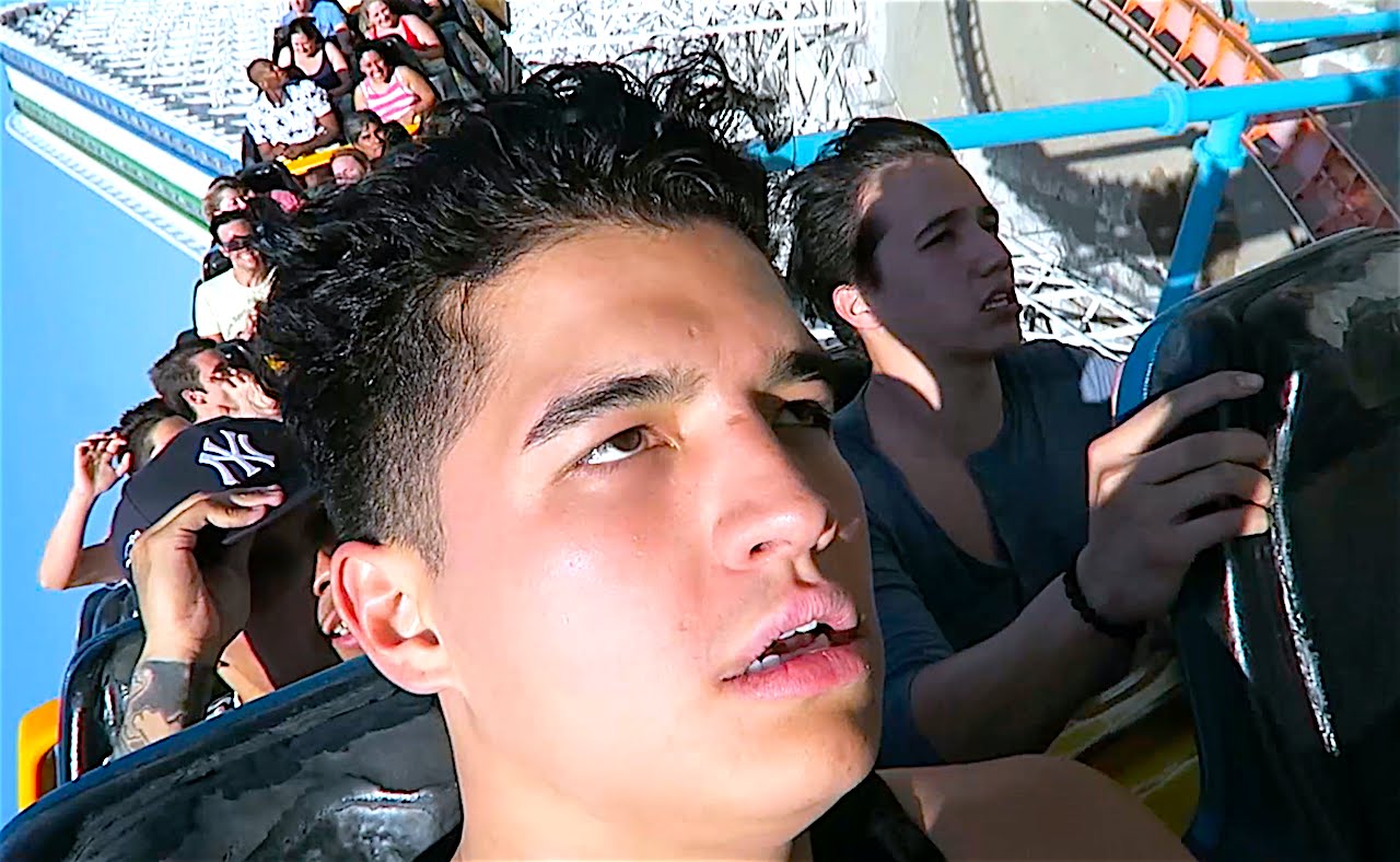 33 Terrified Roller Coaster Riders That'll Give You a Kick - Funny ...