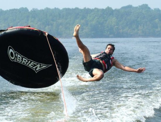 29 Water Tubing Wipeouts - Ouch Gallery | eBaum's World
